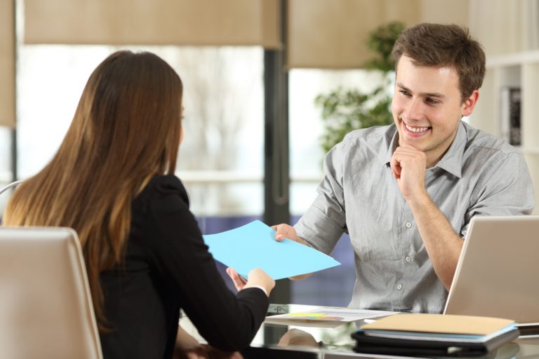 Embaucher des salariés en menuiserie : comment faire